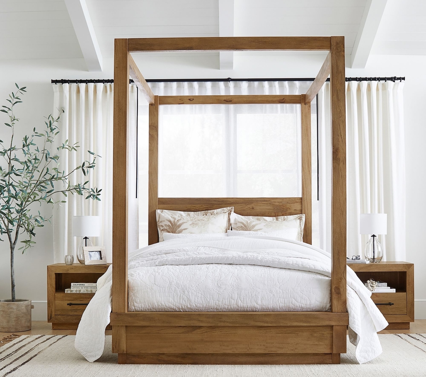 Oakleigh Canopy Bed