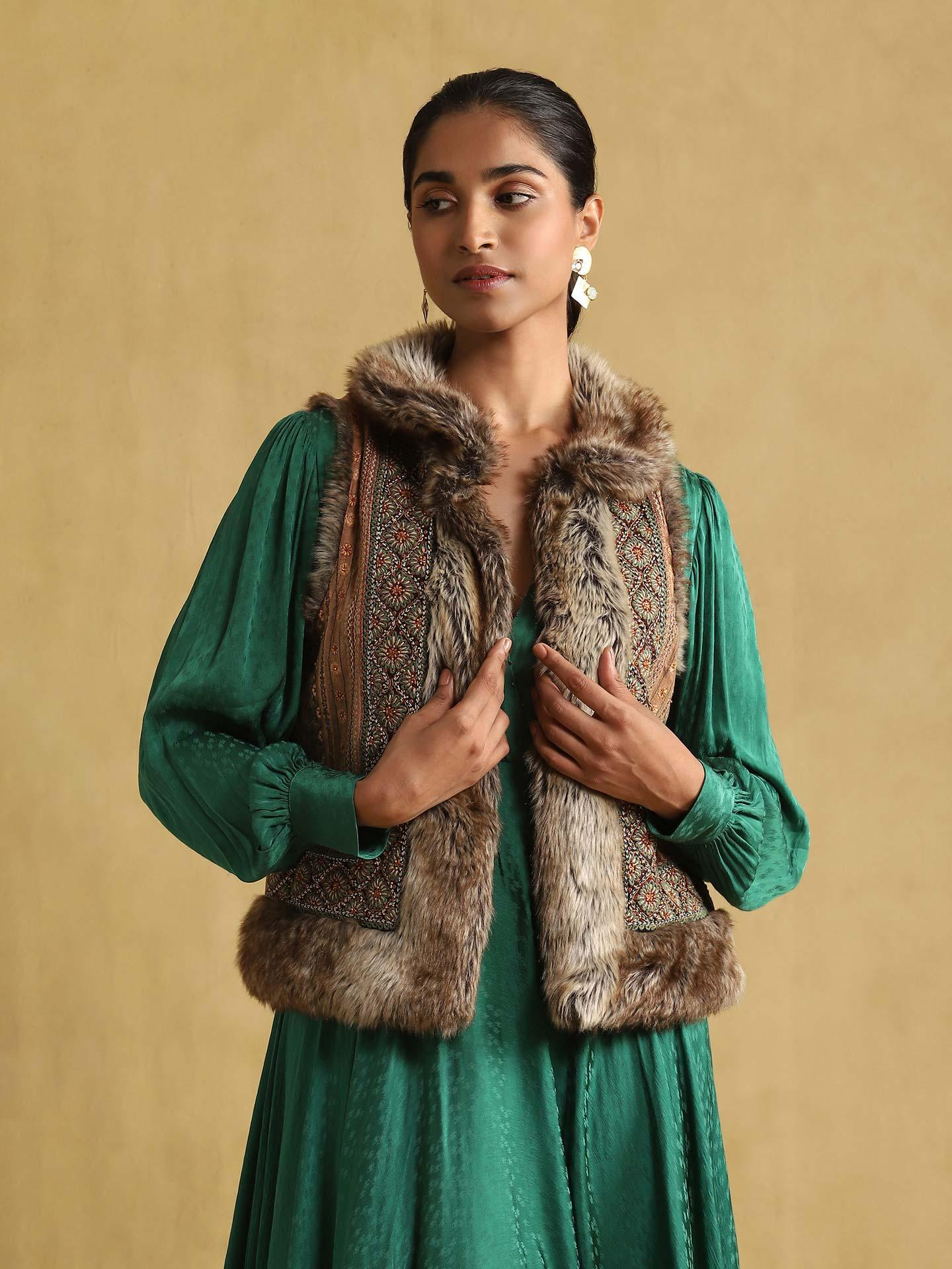 USD $ 263 USD $ 211 20% OFF