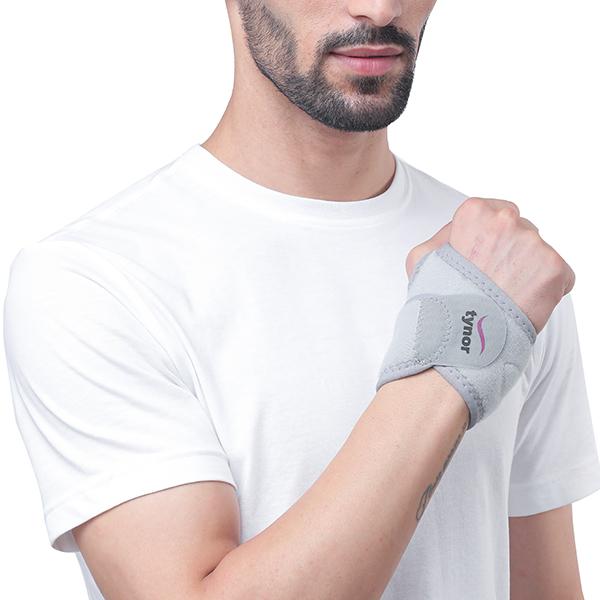 Tynor Wrist Brace with Thumb (Neoprene) (One Size Fits All) (J 03 ...